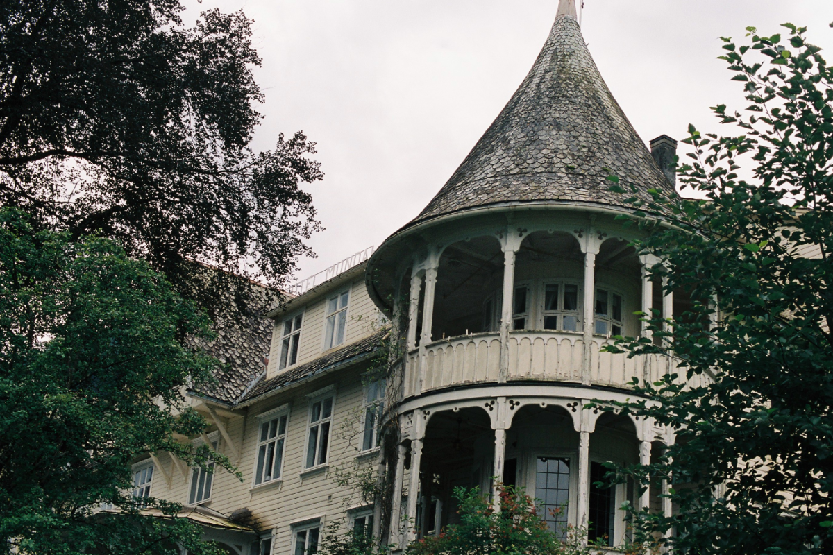 Hundred Years Between | BKKDW2020