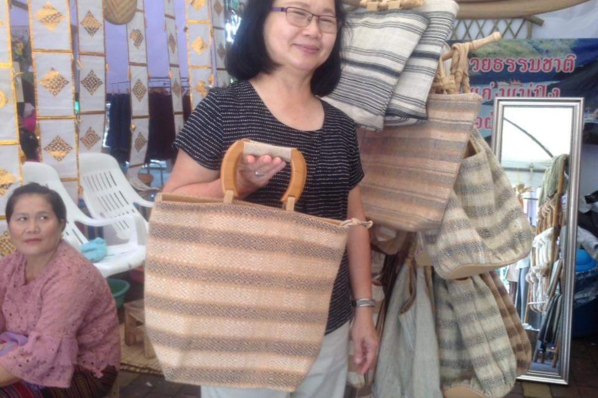 ผ้าฝ้ายทอมือสีธรรมชาติบ้านก้อทุ่ง | CMDW2020